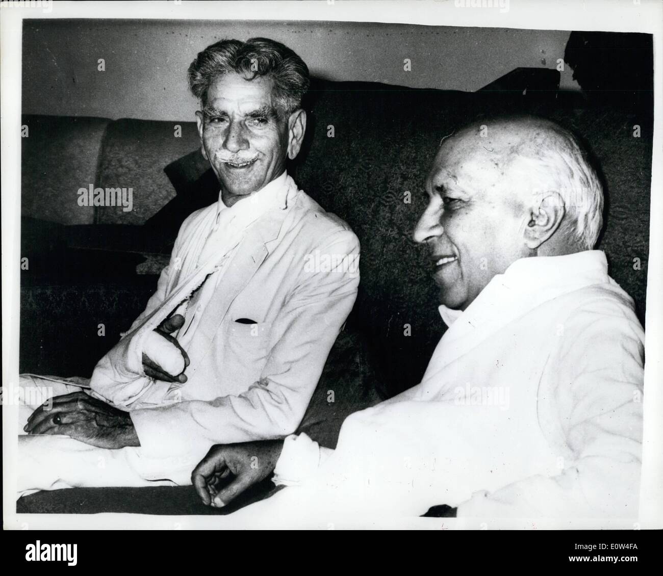 Apr. 04, 1961 - Pakistan Minister Calls On Mr. Neheru.: Mr. Habibullah ...