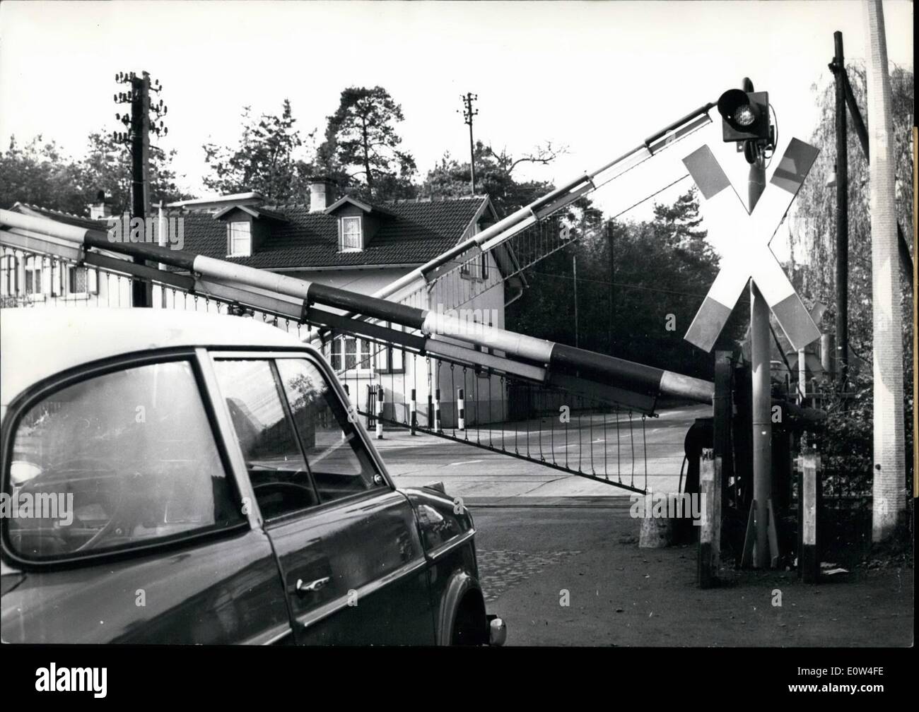 Apr. 04, 1961 - Yellow Traffic Signal at Railway Crossing..will be set ...
