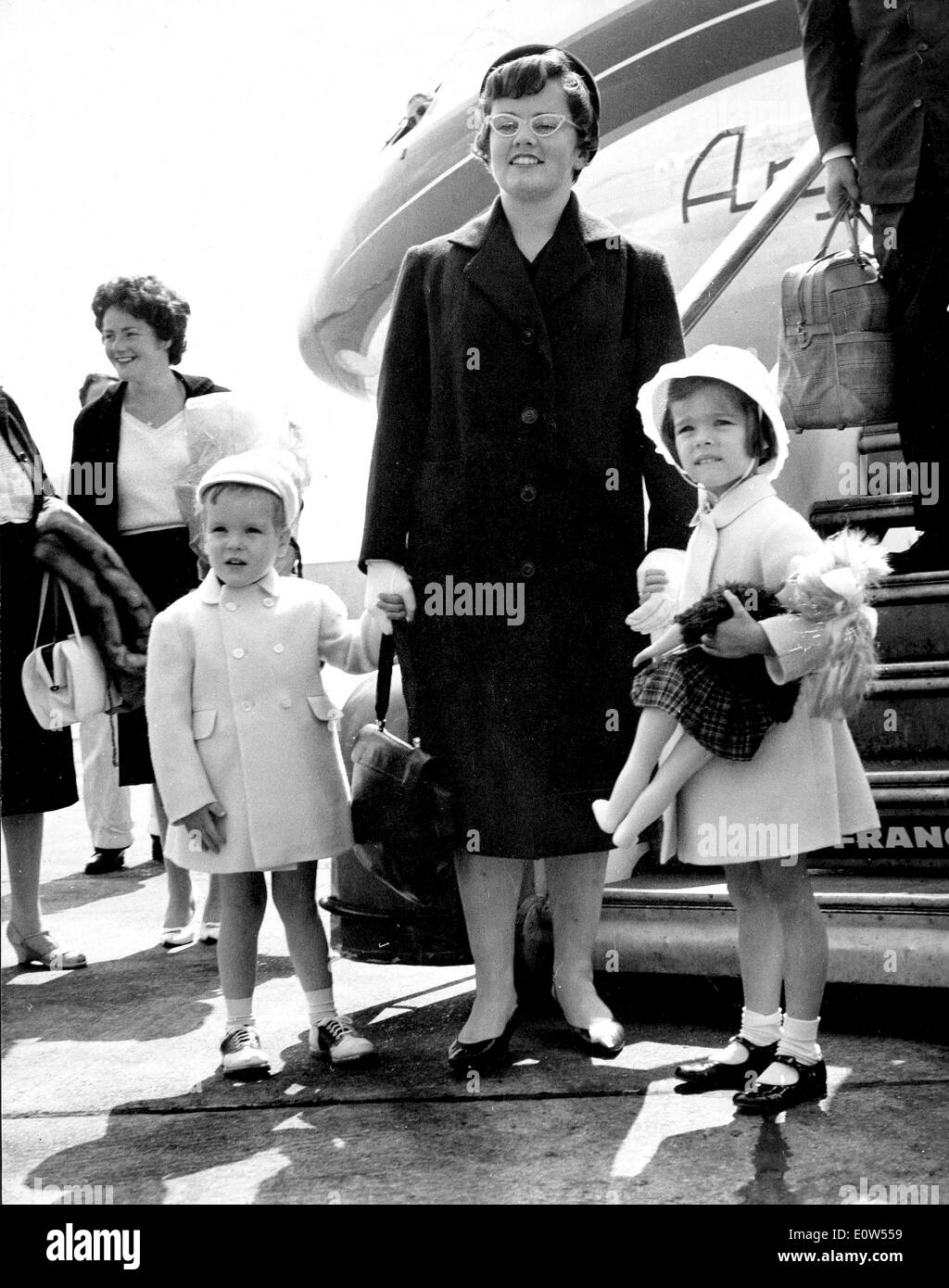 Princess caroline and prince albert with mother princess grace Black ...
