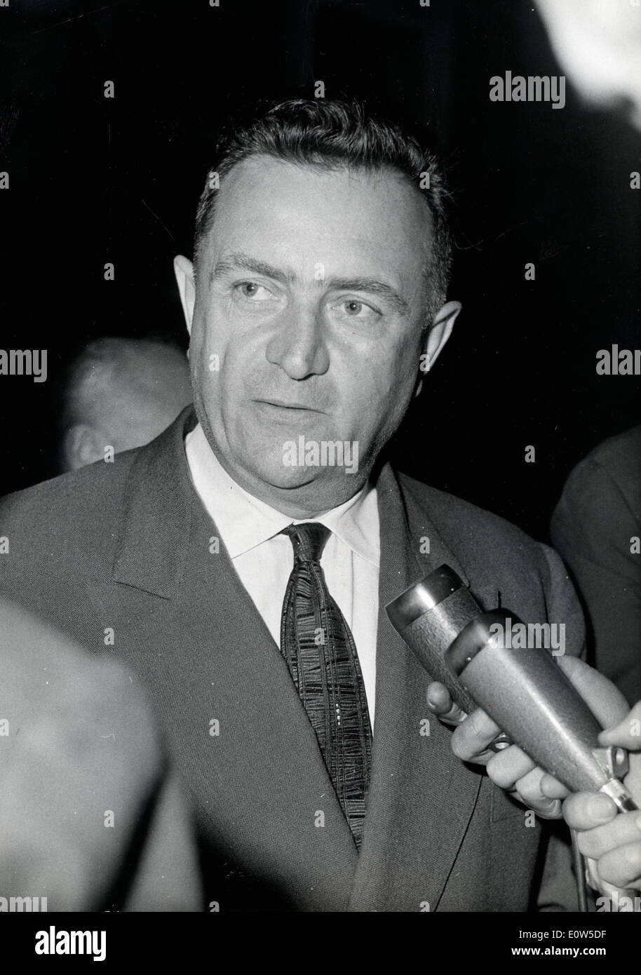 1961 paris hi-res stock photography and images - Alamy