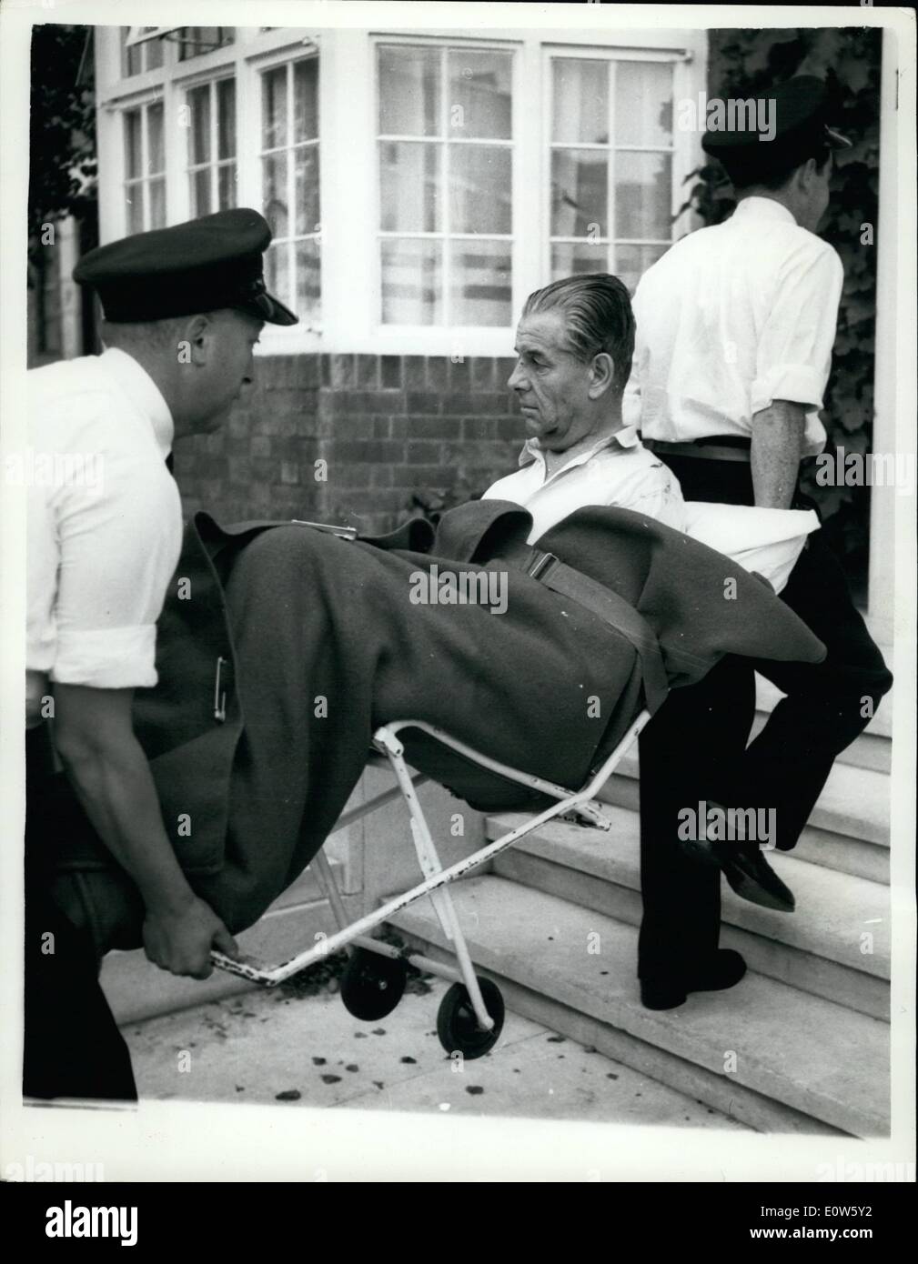 Knocked unconscious hi-res stock photography and images - Alamy