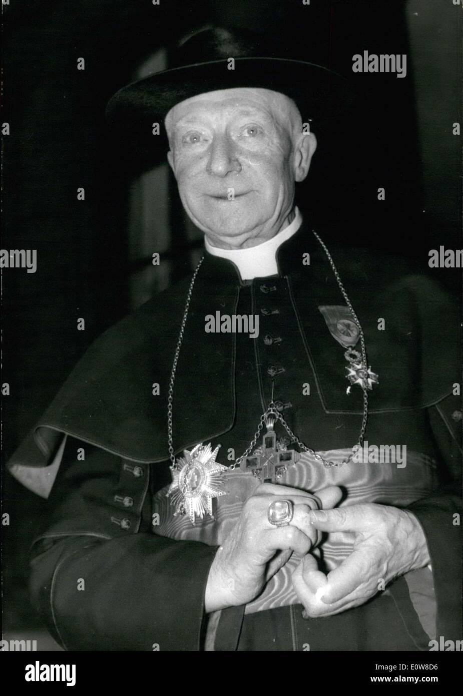 Cardinal bishop of hi-res stock photography and images - Alamy