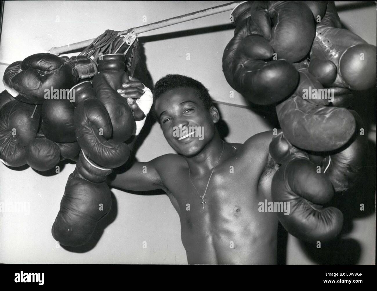 Nov. 16, 1961 - The Cuban boxer Angelo Garcia, who will throw himself ...
