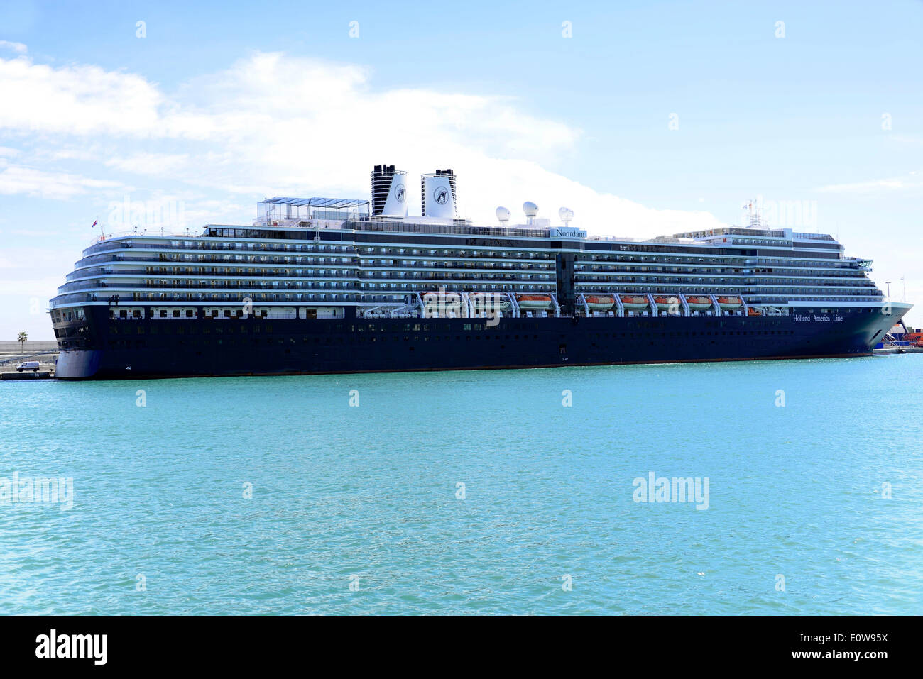 Cruise ship Noordam, built in 2006, capacity 1918 passengers, length ...