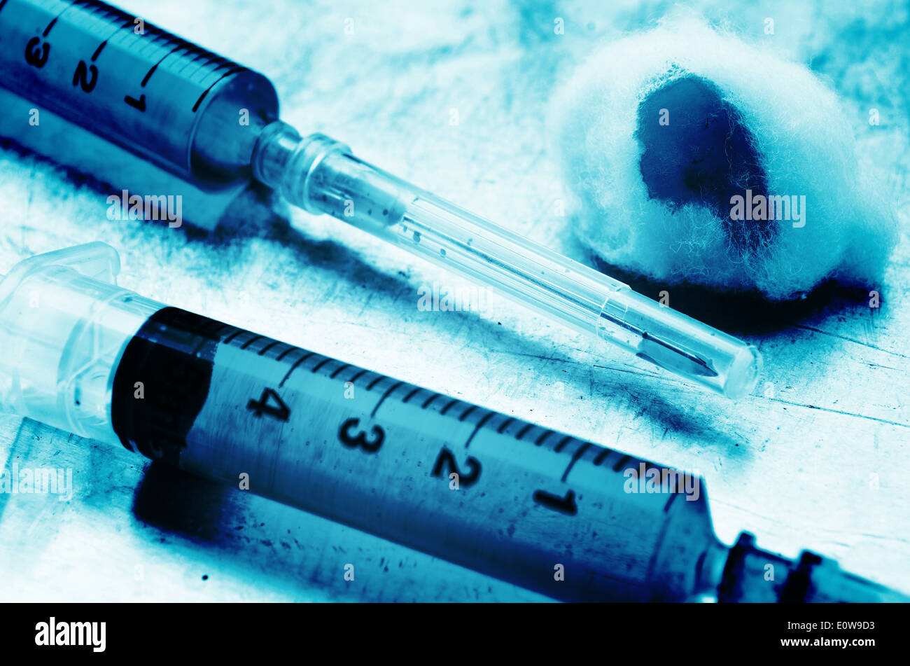 Medical syringes hi-res stock photography and images - Alamy