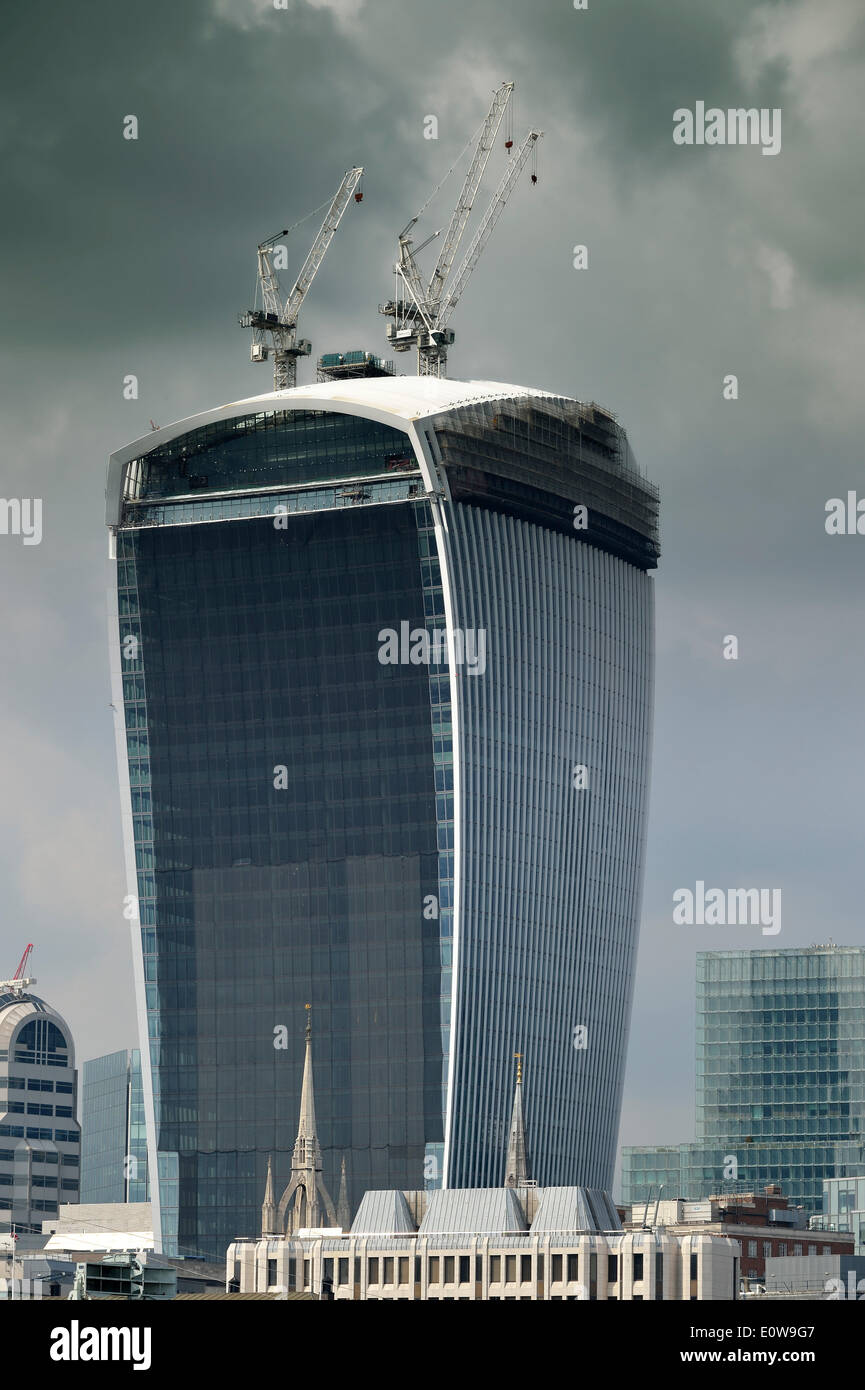 20 fenchurch street construction hi-res stock photography and images ...