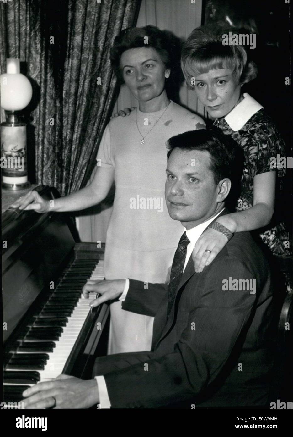 Feb. 28, 1962 - During a press conference yesterday, Mrs. Novak ...