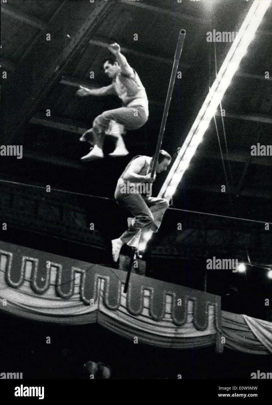 Safety net circus hi-res stock photography and images - Alamy
