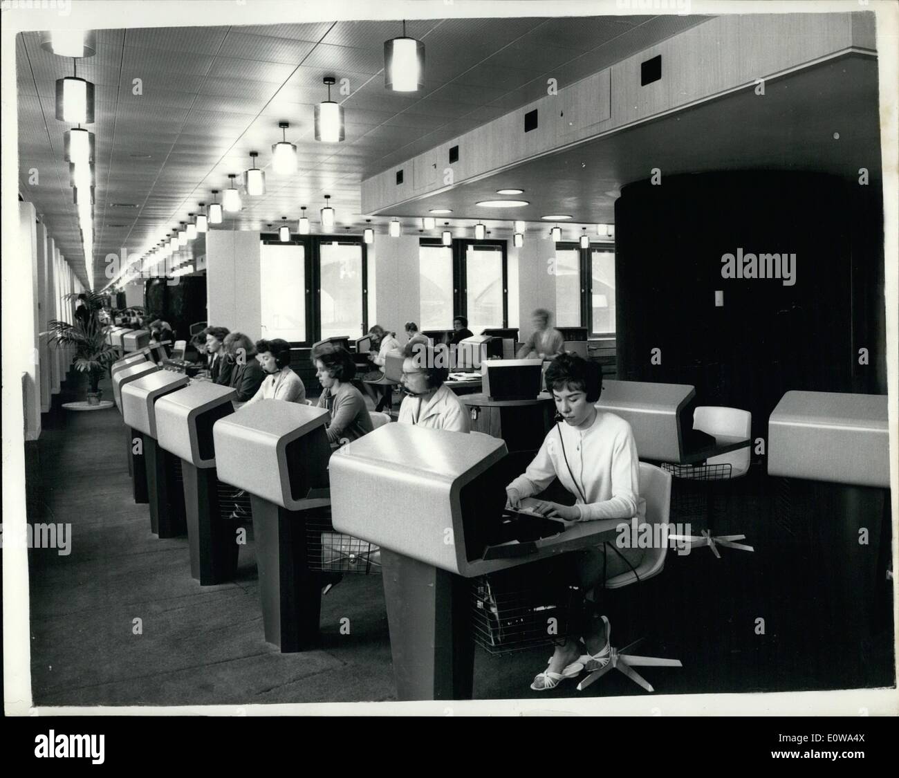 Apr. 04, 1962 - Press view of new 26, Storey shell centre in London ...