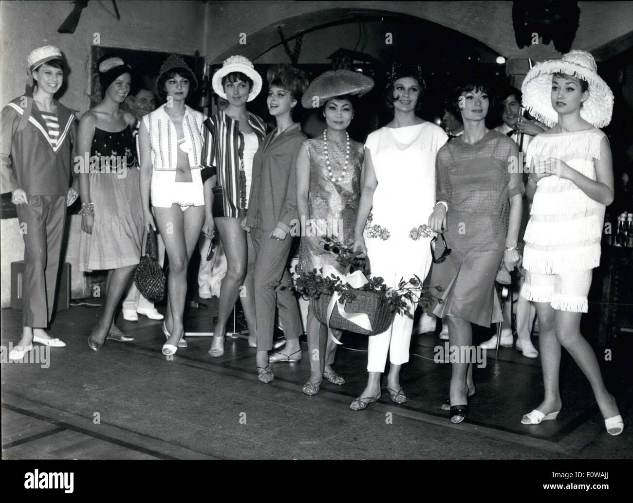 International fashion show in munich hi-res stock photography and ...