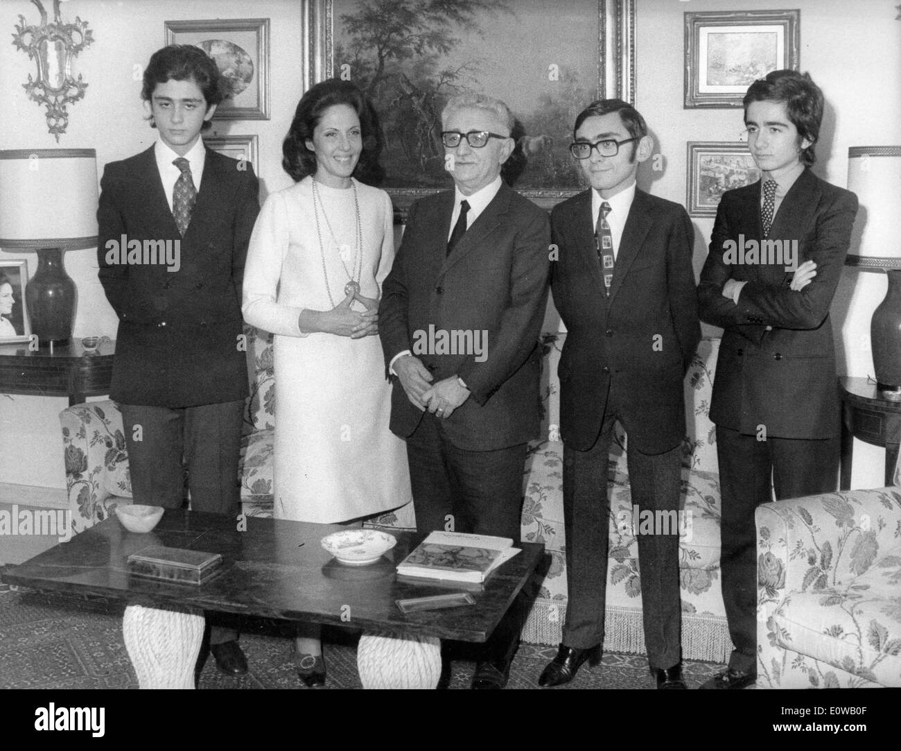Family portrait italian Black and White Stock Photos & Images - Alamy