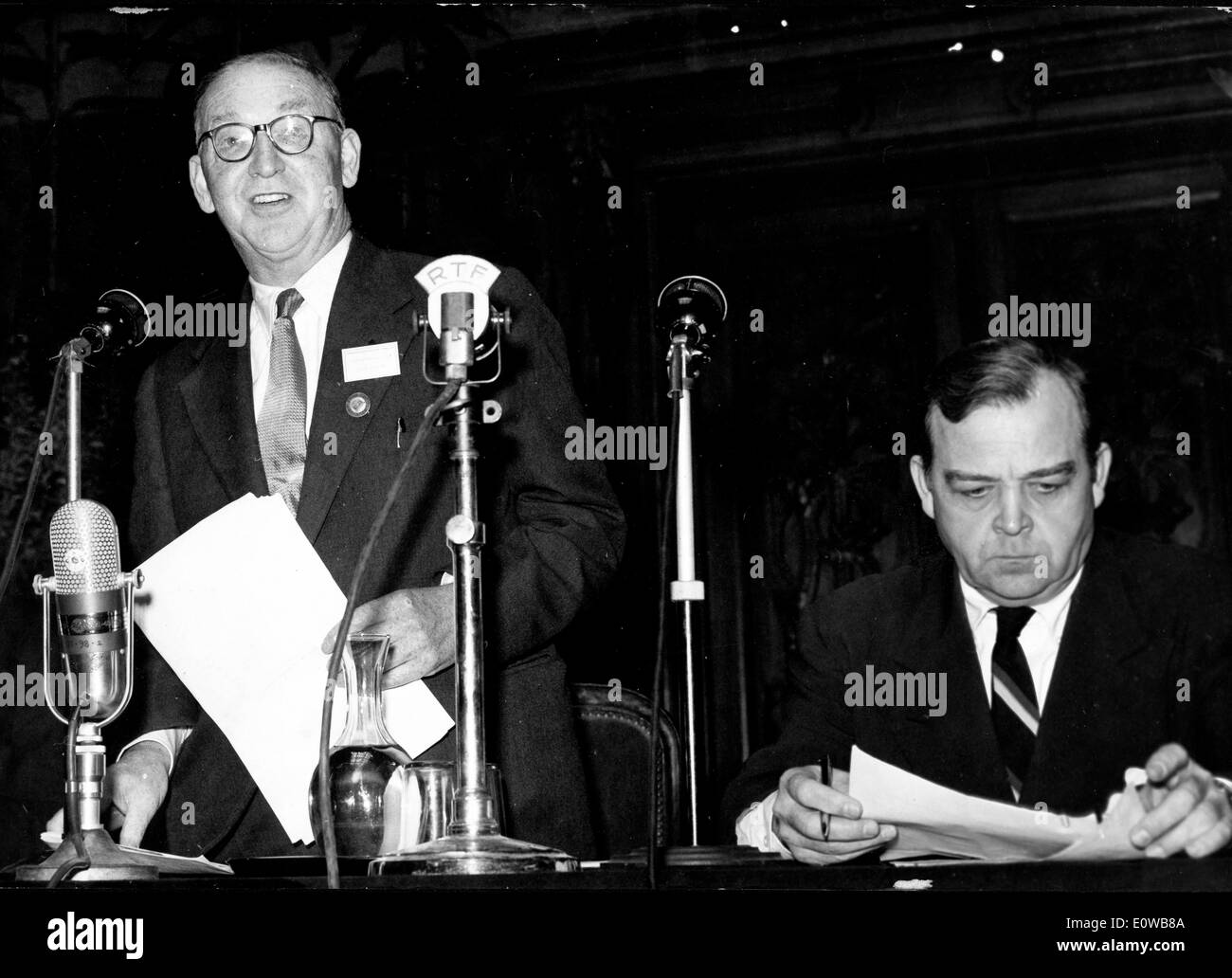 Science press conference Black and White Stock Photos & Images - Alamy