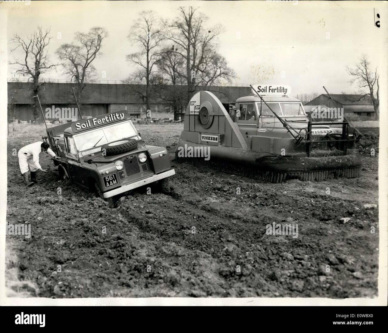 Apr. 11, 1962 - Hovercraft Assisted Land Rover for Rough Going Vickers ...