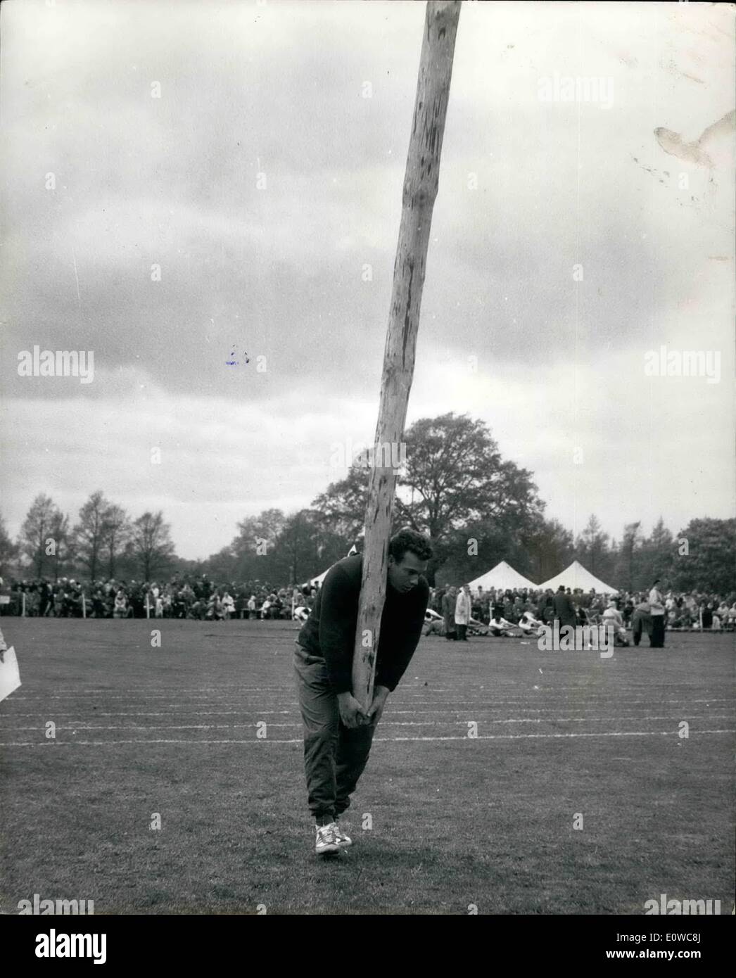 May 05, 1962 - Arthur Rowe the European Shot Putt Champion Tries His ...
