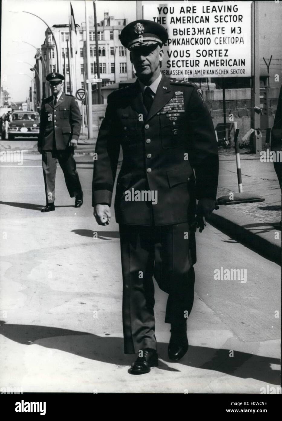 May 05, 1962 - General Freeman in Berlin: The new Commander-in-chief of ...