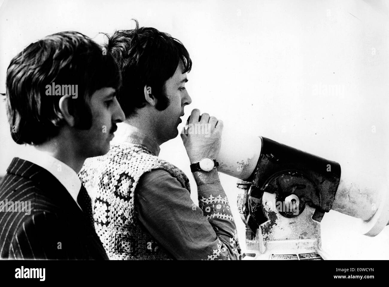 Ringo starr and paul mccartney hi-res stock photography and images - Alamy