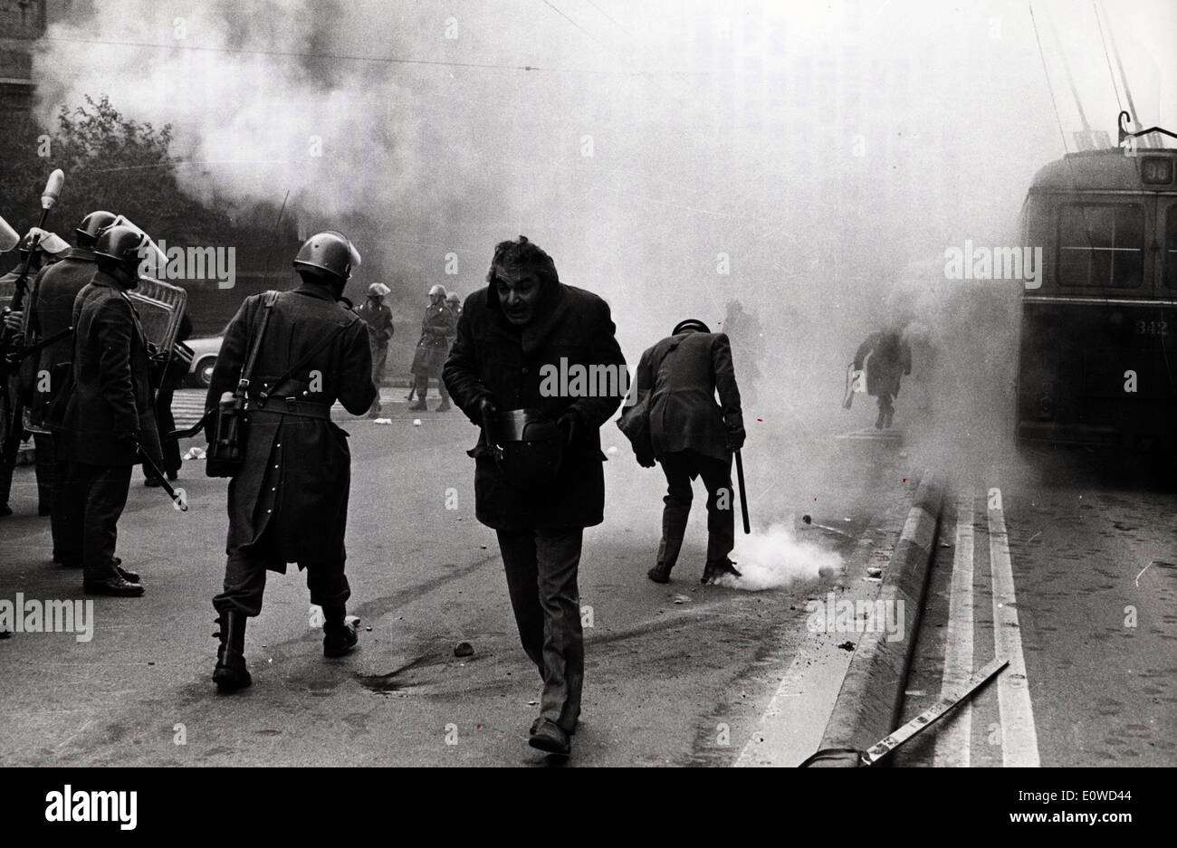 Guerilla hi-res stock photography and images - Alamy