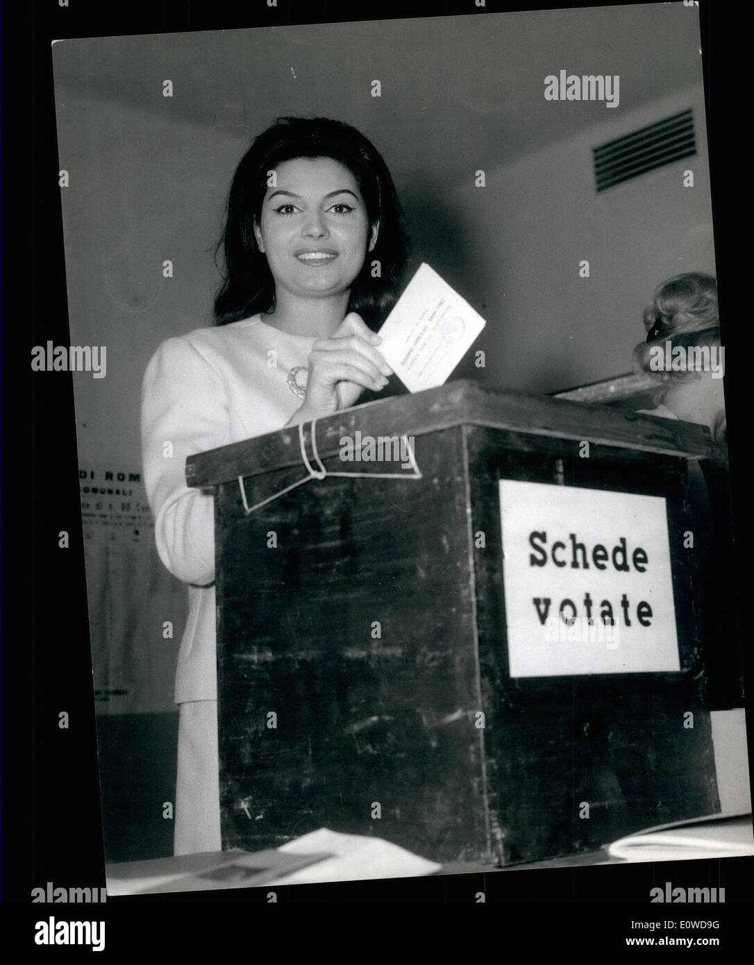 Jun 06 1962 rome day elections day in rome hi-res stock photography and ...