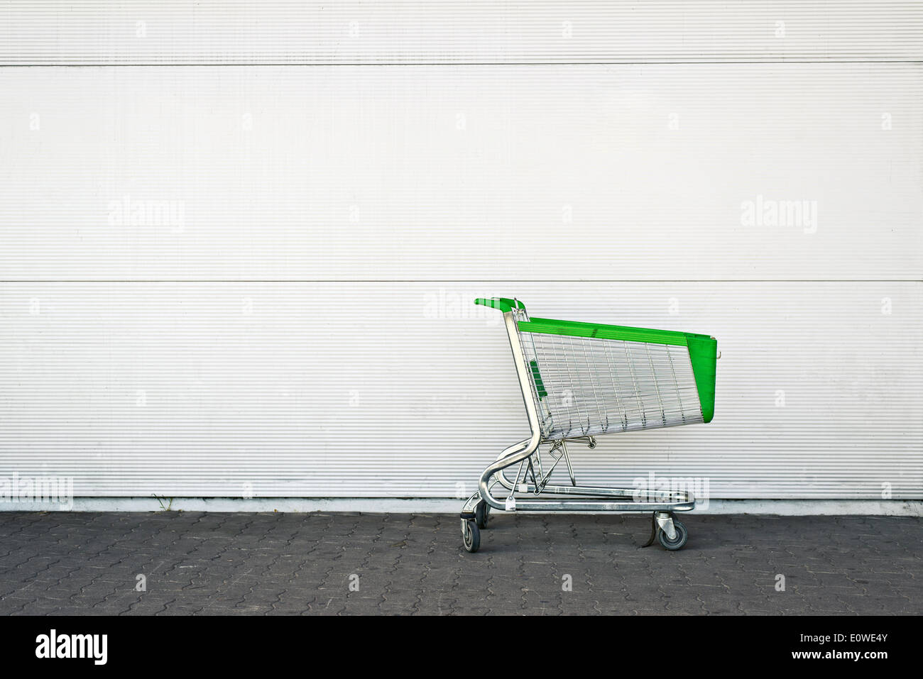 Empty supermarket trolley hi-res stock photography and images - Alamy