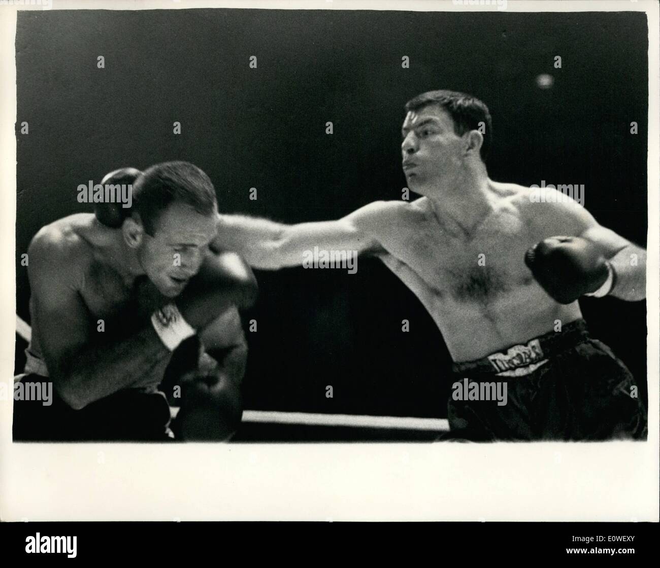 Oct. 10, 1962 - Curvis Beats Sumilin At Wembley: Brian Curvis, British and Empire welterweight ...