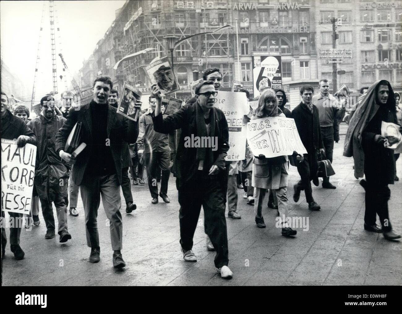 Oct. 10, 1962 - Students demonstrate for ''Der Spiegel'': Some hundred ...