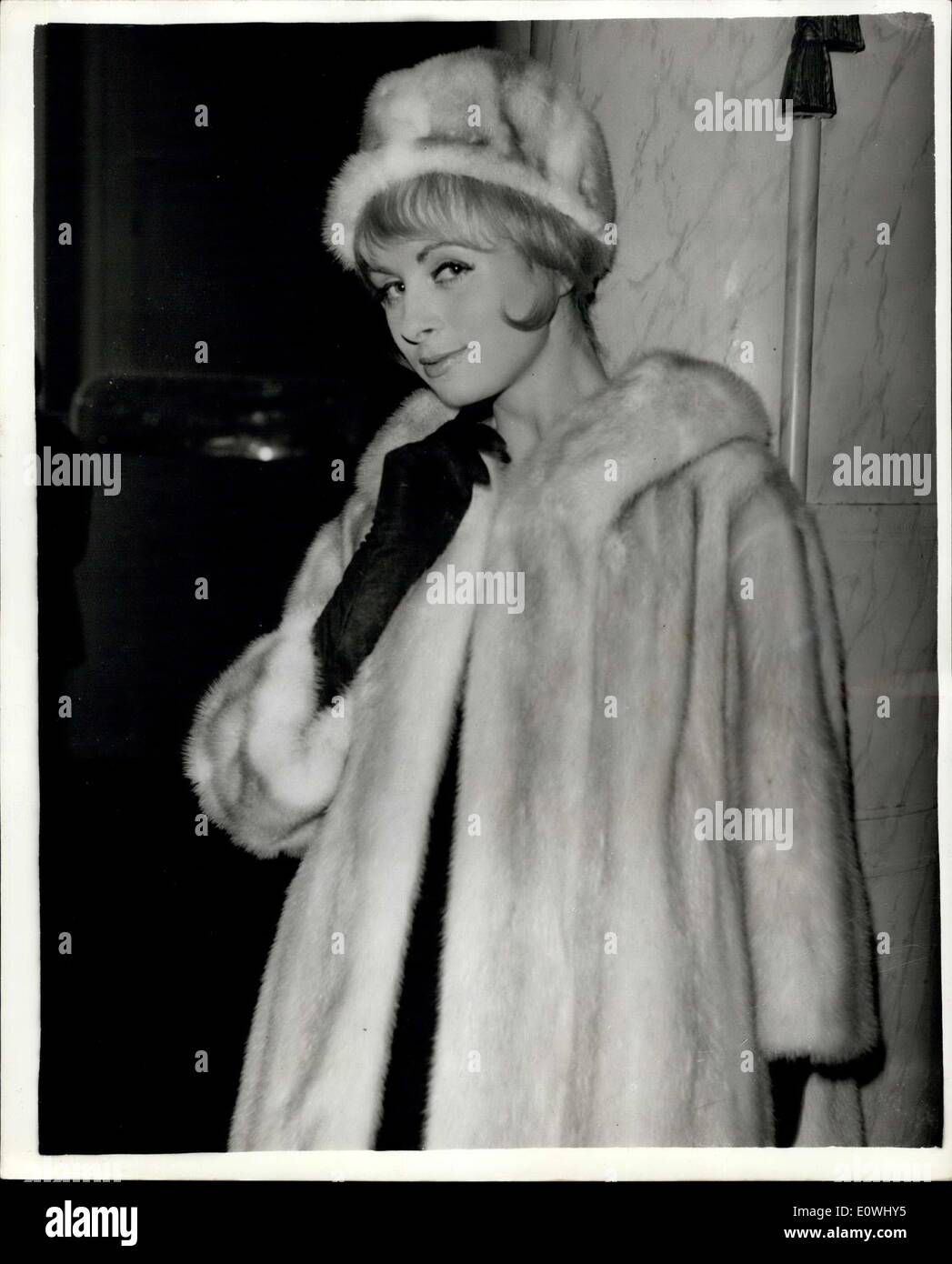 Feb. 19, 1963 - Elizabeth - In her ?2,000 Mink. Fabulous Furs on show ...
