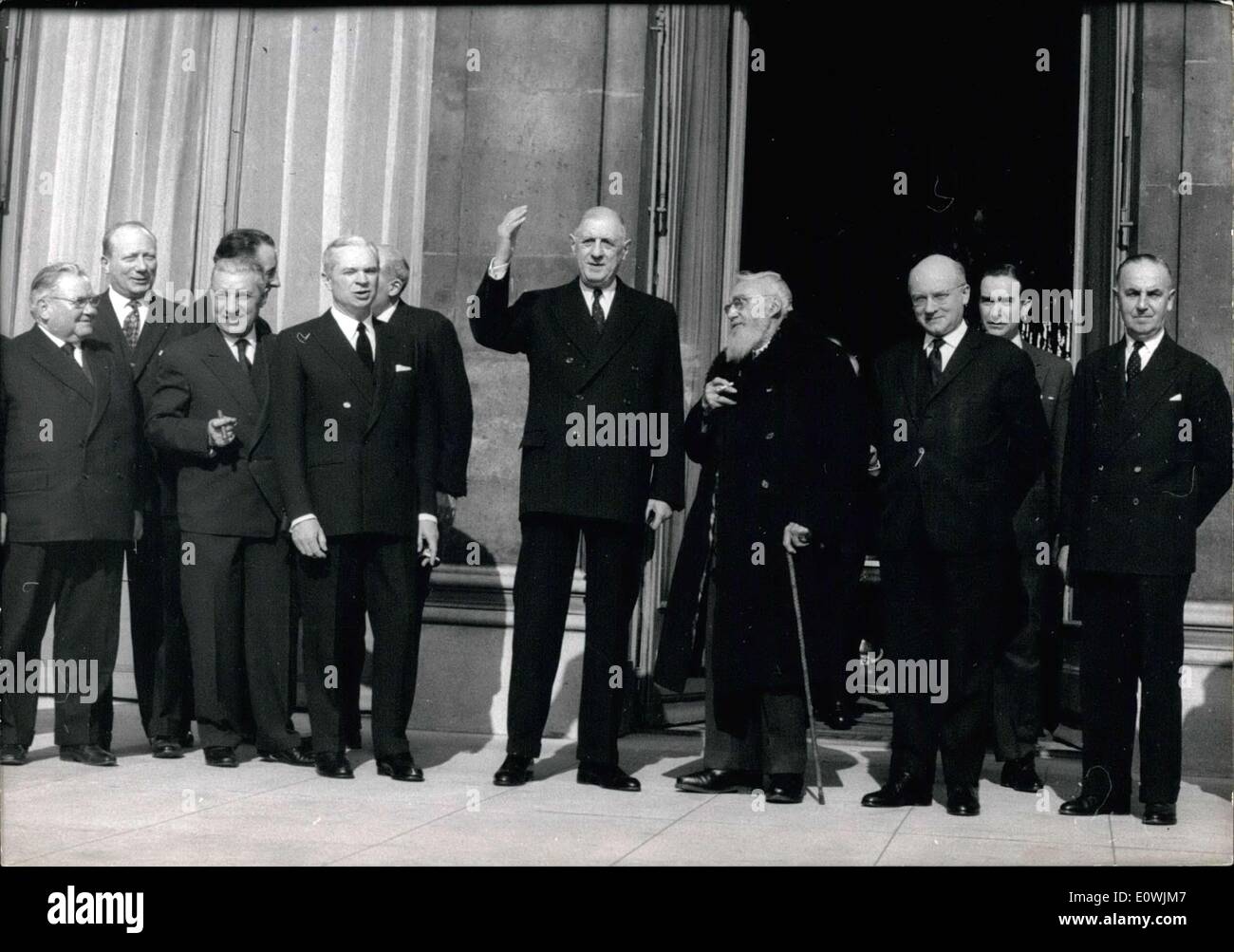 Mar. 04, 1963 - General de Gaulle Receives the Mayors of France Stock ...
