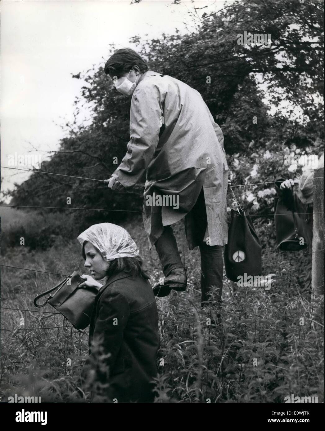 Jun. 06, 1963 - Demonstrators Arrested in Raid on Set Germ Center ...