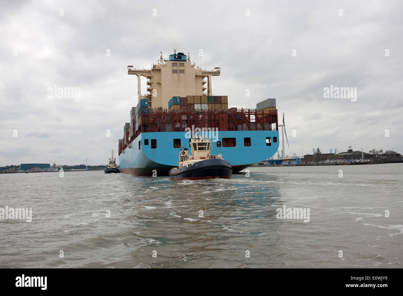 Escorted by tug boats hi-res stock photography and images - Alamy