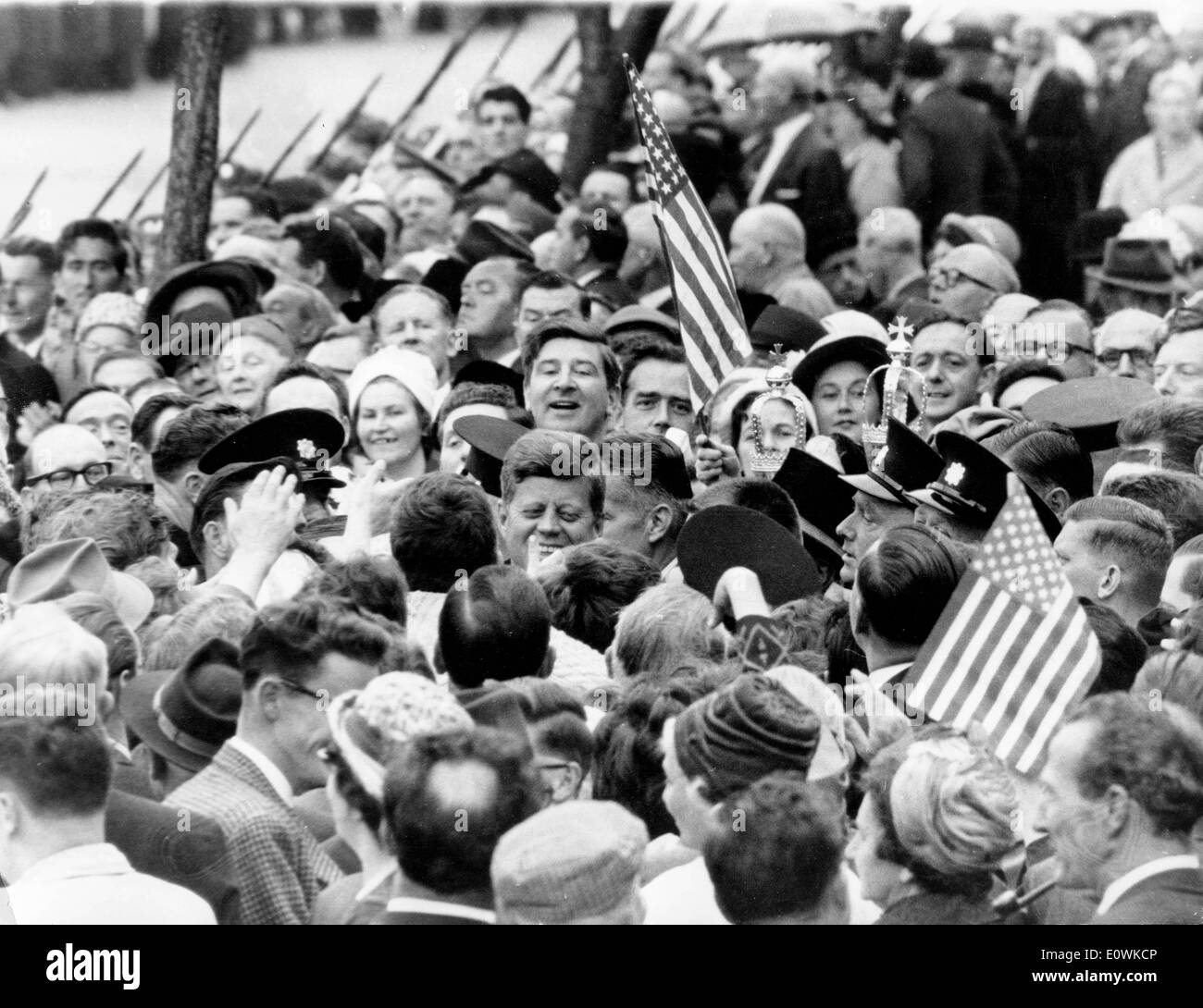 Jfk assassination crowd hi-res stock photography and images - Alamy