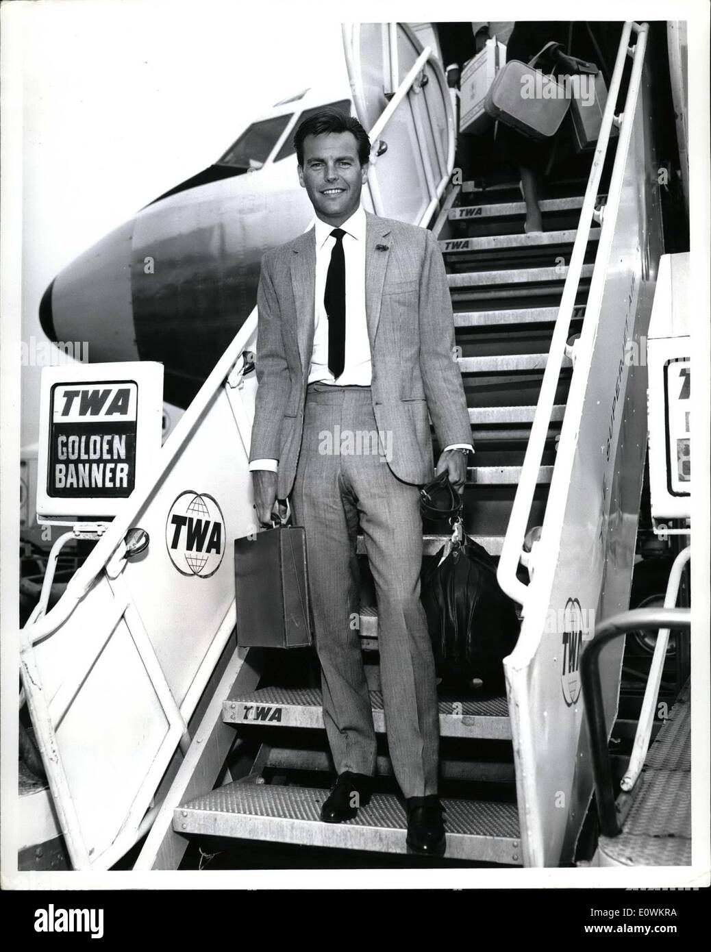 Jul. 07, 1963 - Screen actor Robert Wagner is shown on arrival by TWA ...
