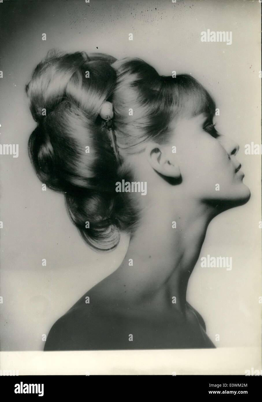 Jul. 08, 1963 - Model Wearing G. Garland Hairstyle Stock Photo - Alamy