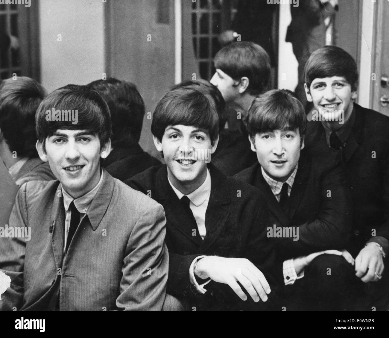 Mirror beatles paul mccartney hi-res stock photography and images - Alamy