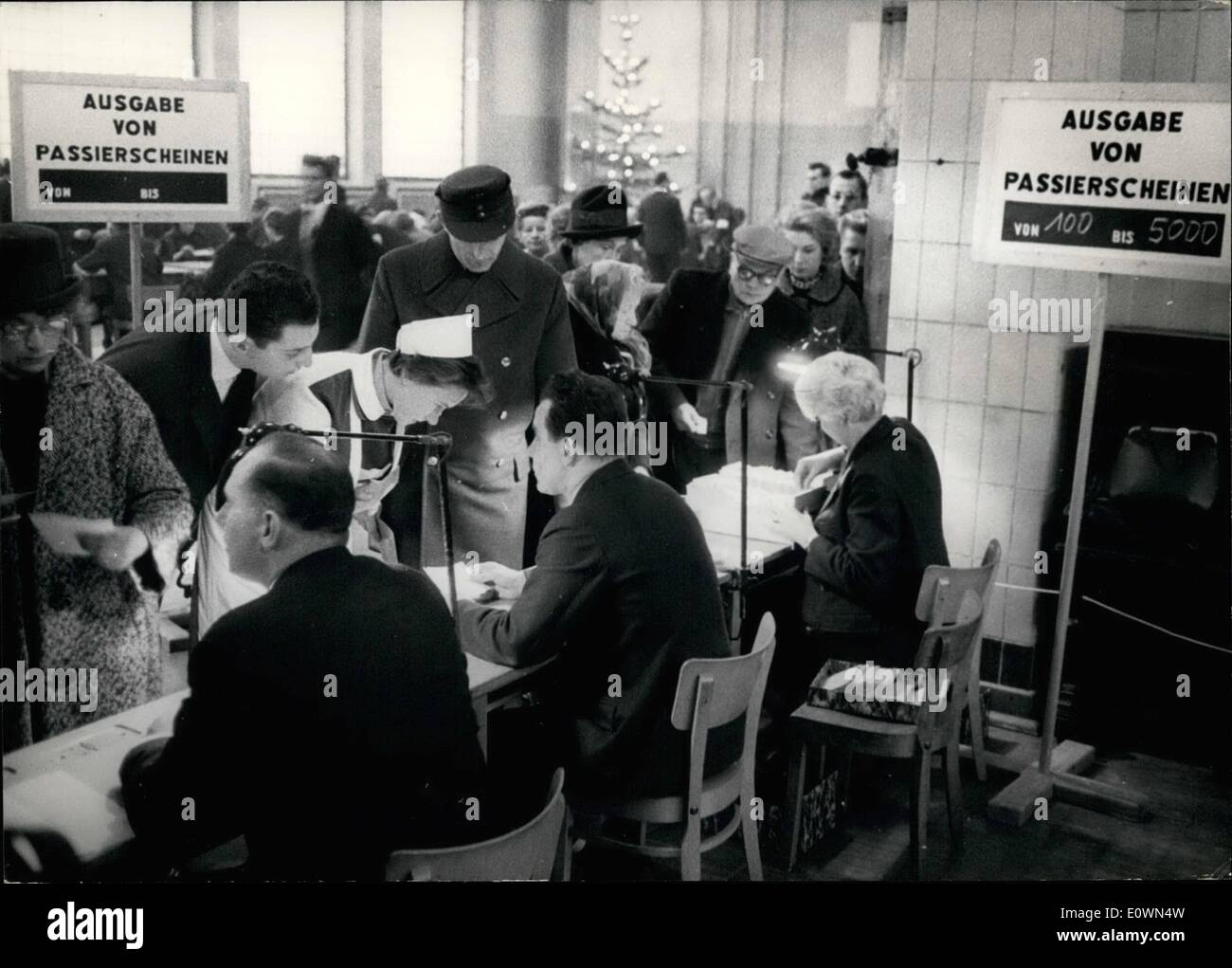 Christmas 1963 hi-res stock photography and images - Alamy