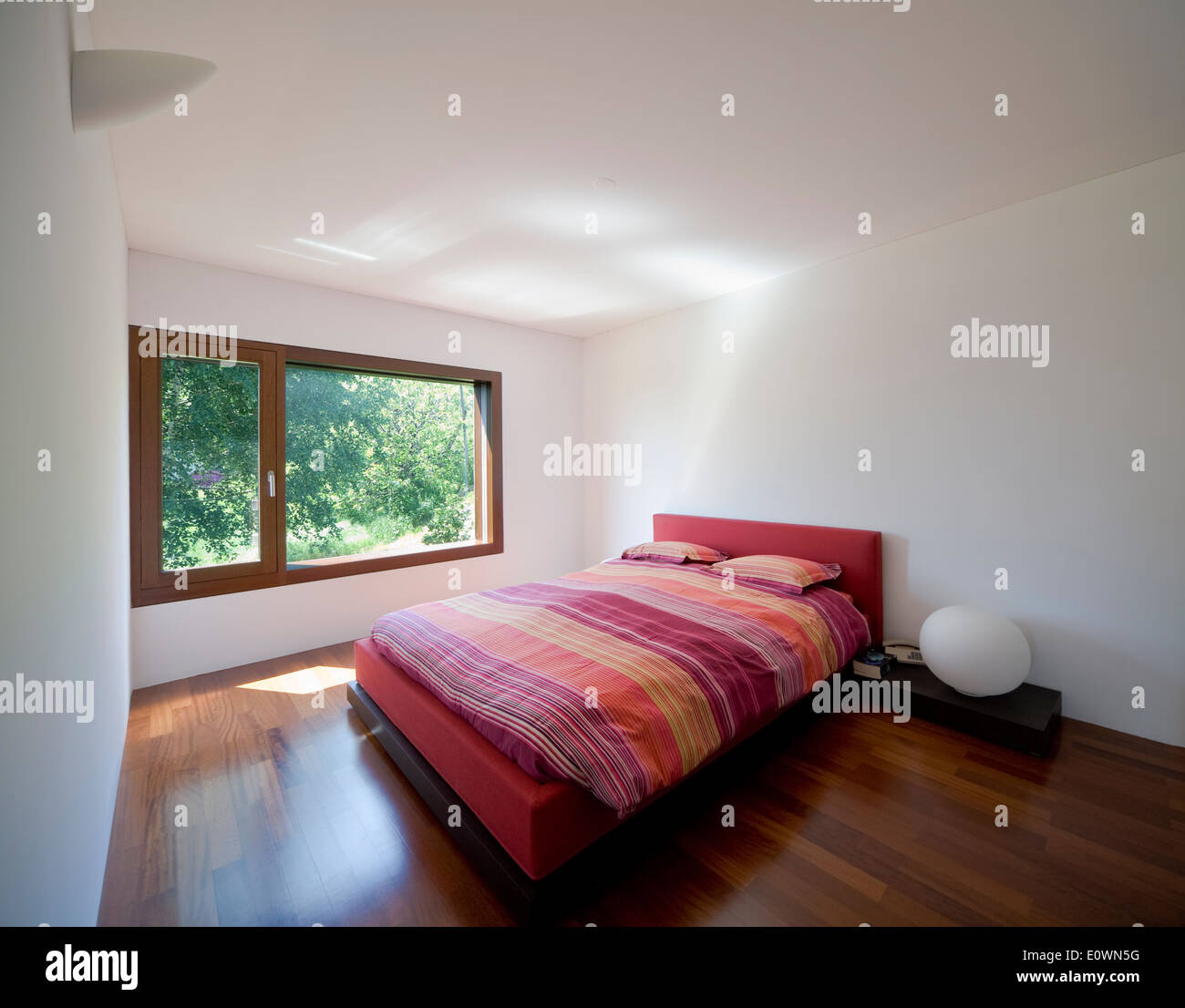modern house, bedroom Stock Photo - Alamy