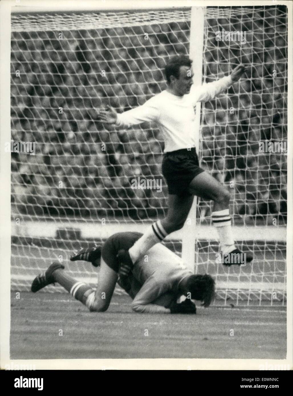 England rest of the world 1963 hi-res stock photography and images - Alamy