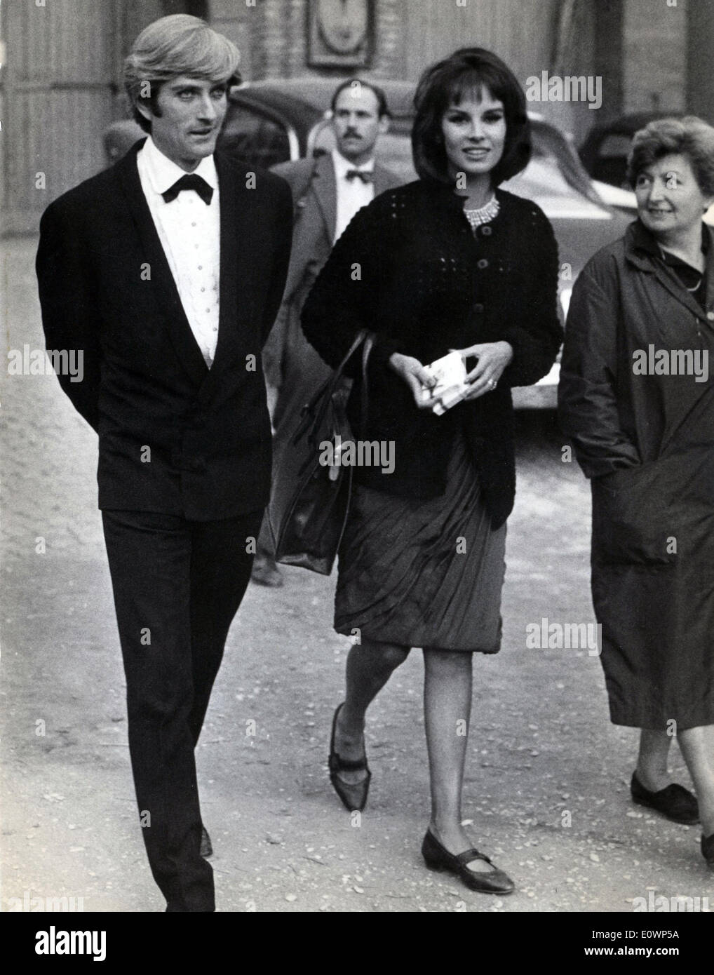 Oct. 31, 1963 - Rome, Italy - Actress ANTONELLA LUALDI walking with ...