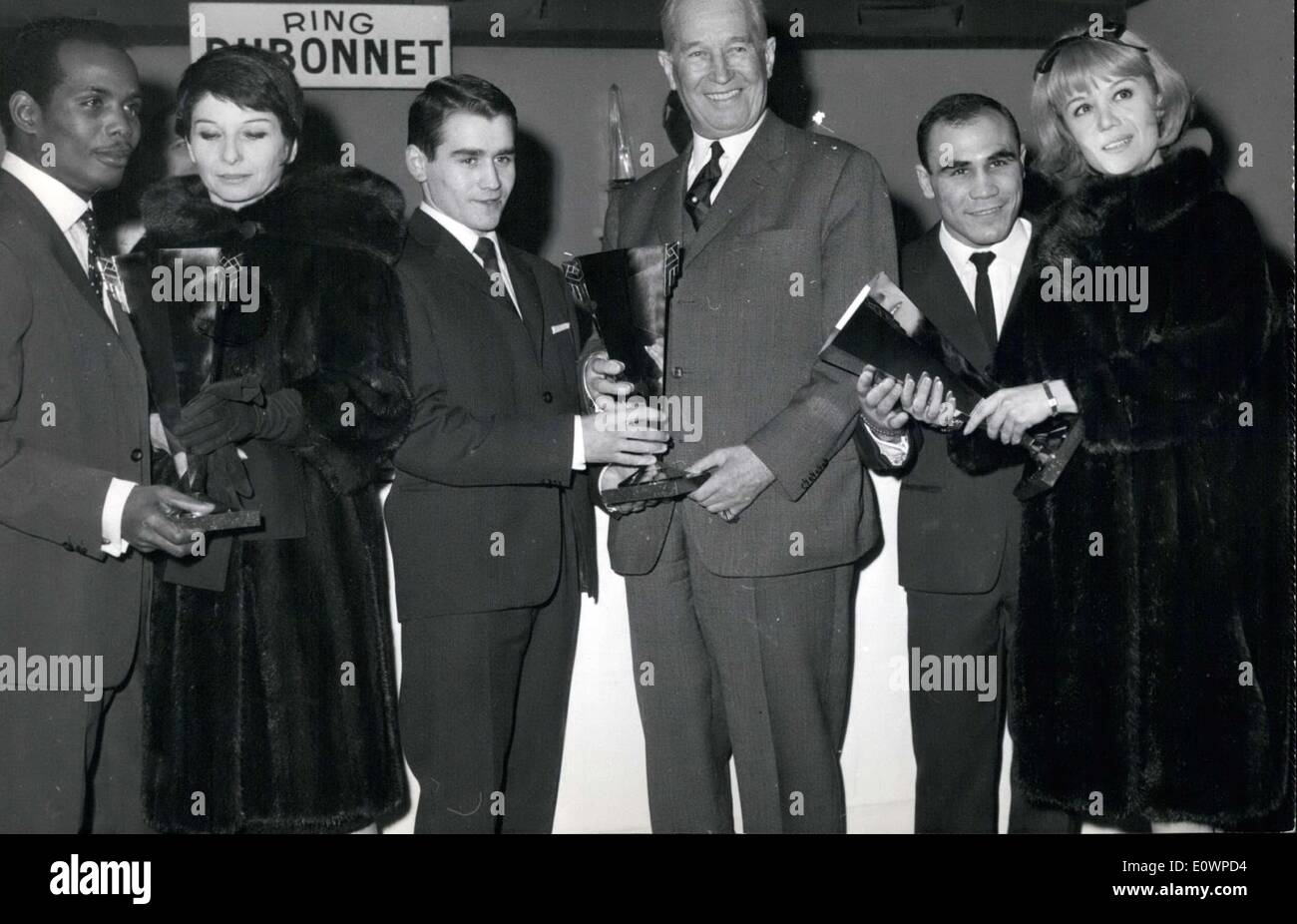Jan. 03, 1964 - Maurice Chevalier gives boxing Oscars: The company of ...