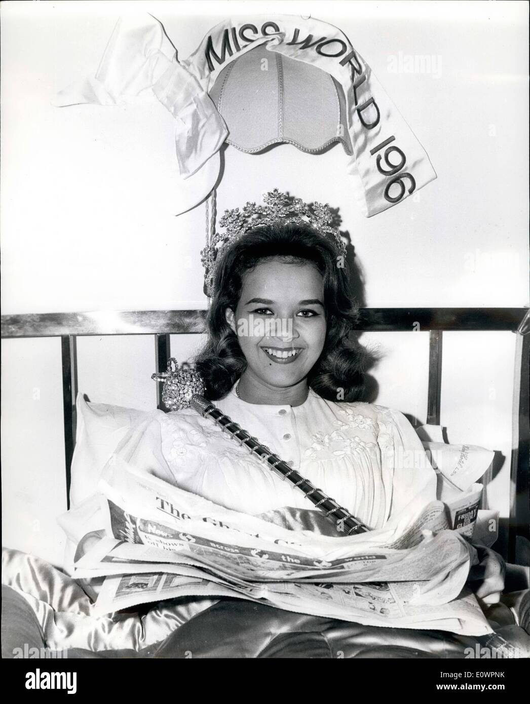 Carole joan crawford hi-res stock photography and images - Alamy