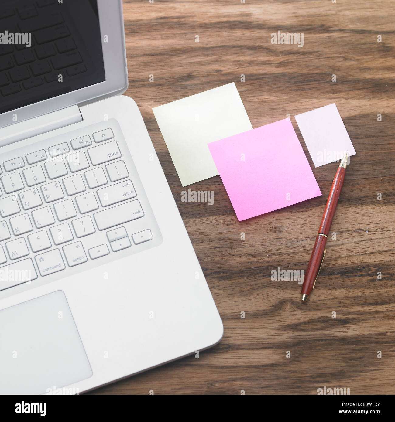 post it notes next to a laptop Stock Photo - Alamy