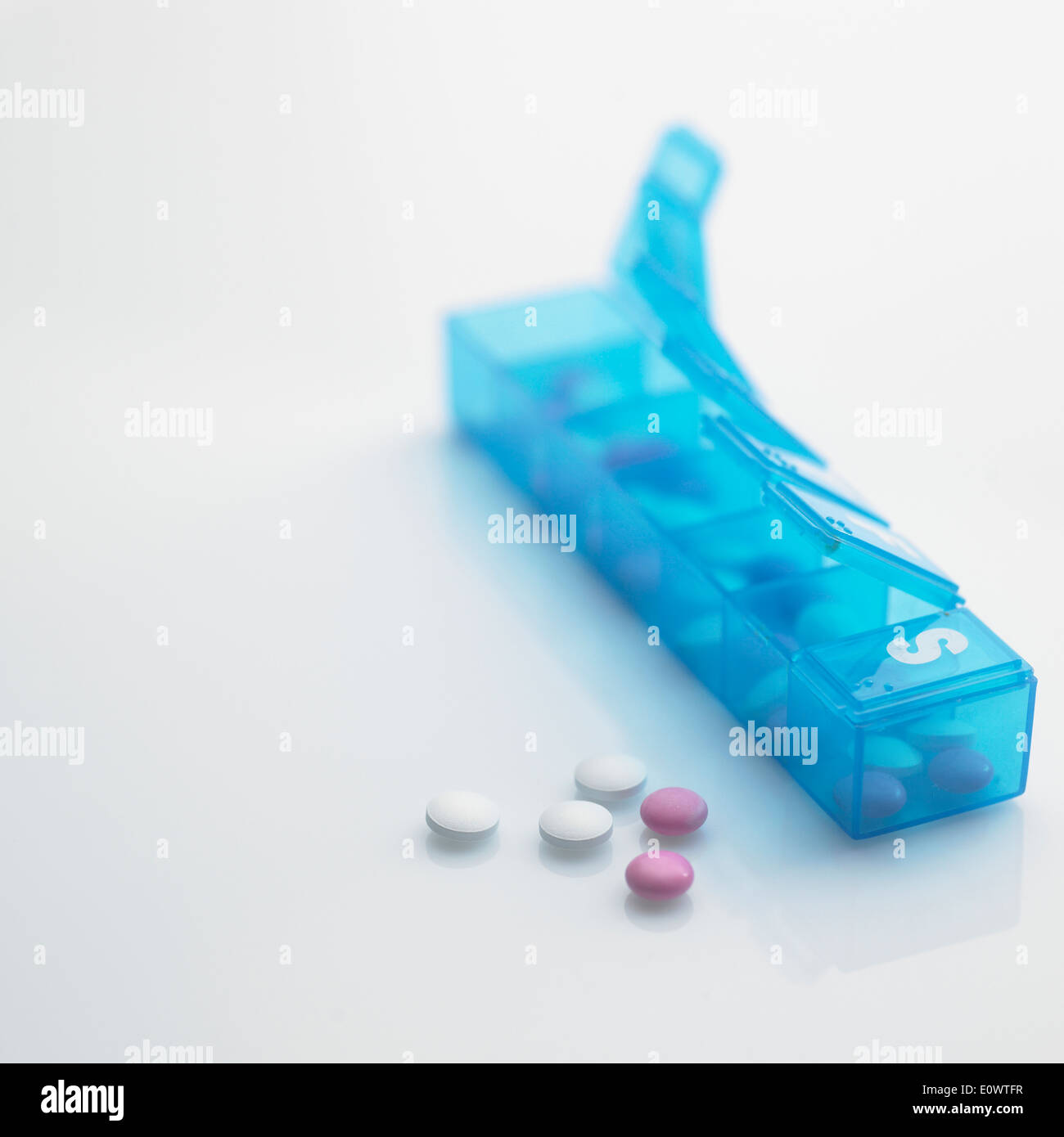 Medicine pill vial bottle hi-res stock photography and images - Alamy