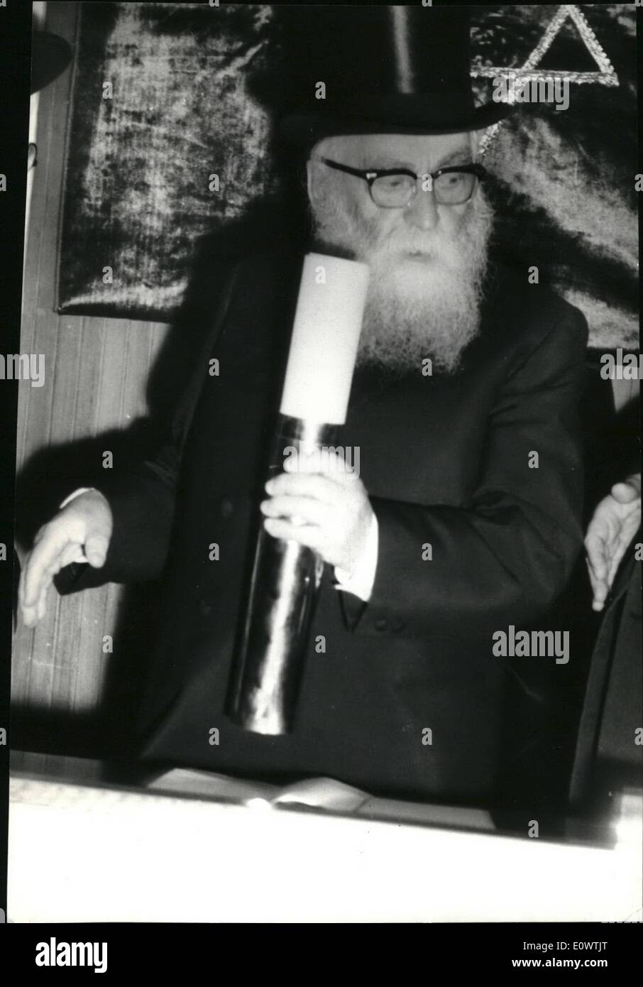 1964 chief rabbi isser yehuda unterman hi-res stock photography and ...
