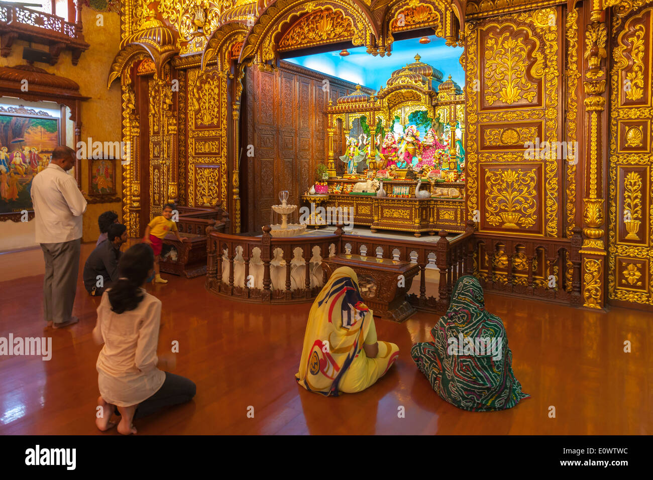 India golden temple interior hi-res stock photography and images - Alamy