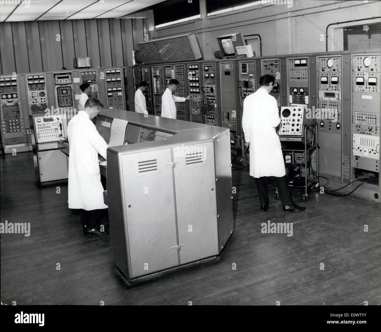 Apr. 04, 1964 - Nimrod Injector At Nuclear Science Research Laboratory ...