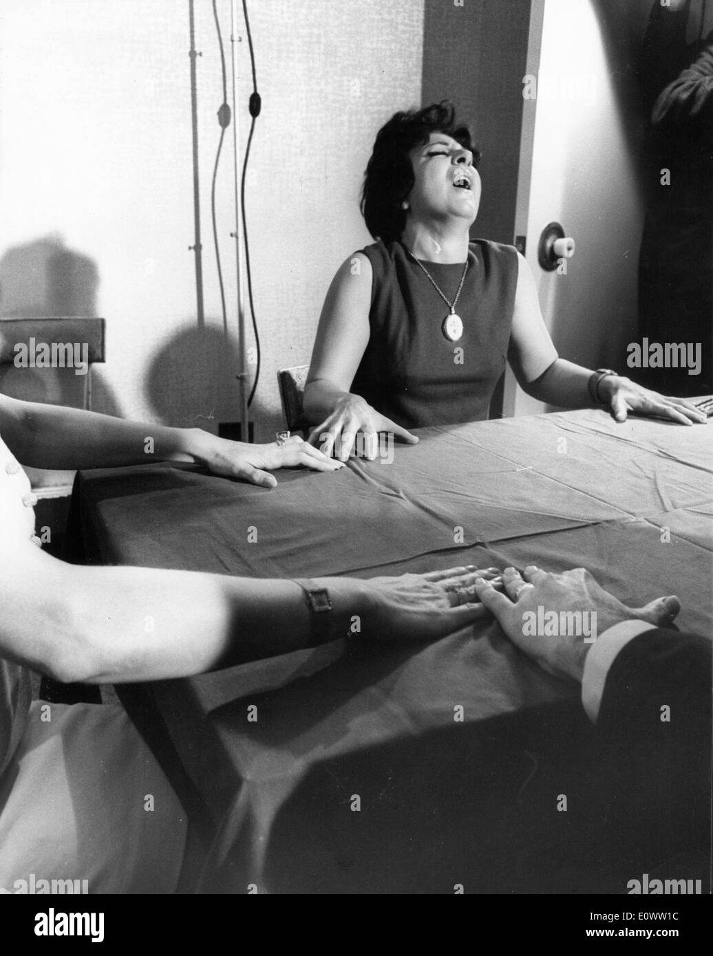 Seance hi-res stock photography and images - Alamy