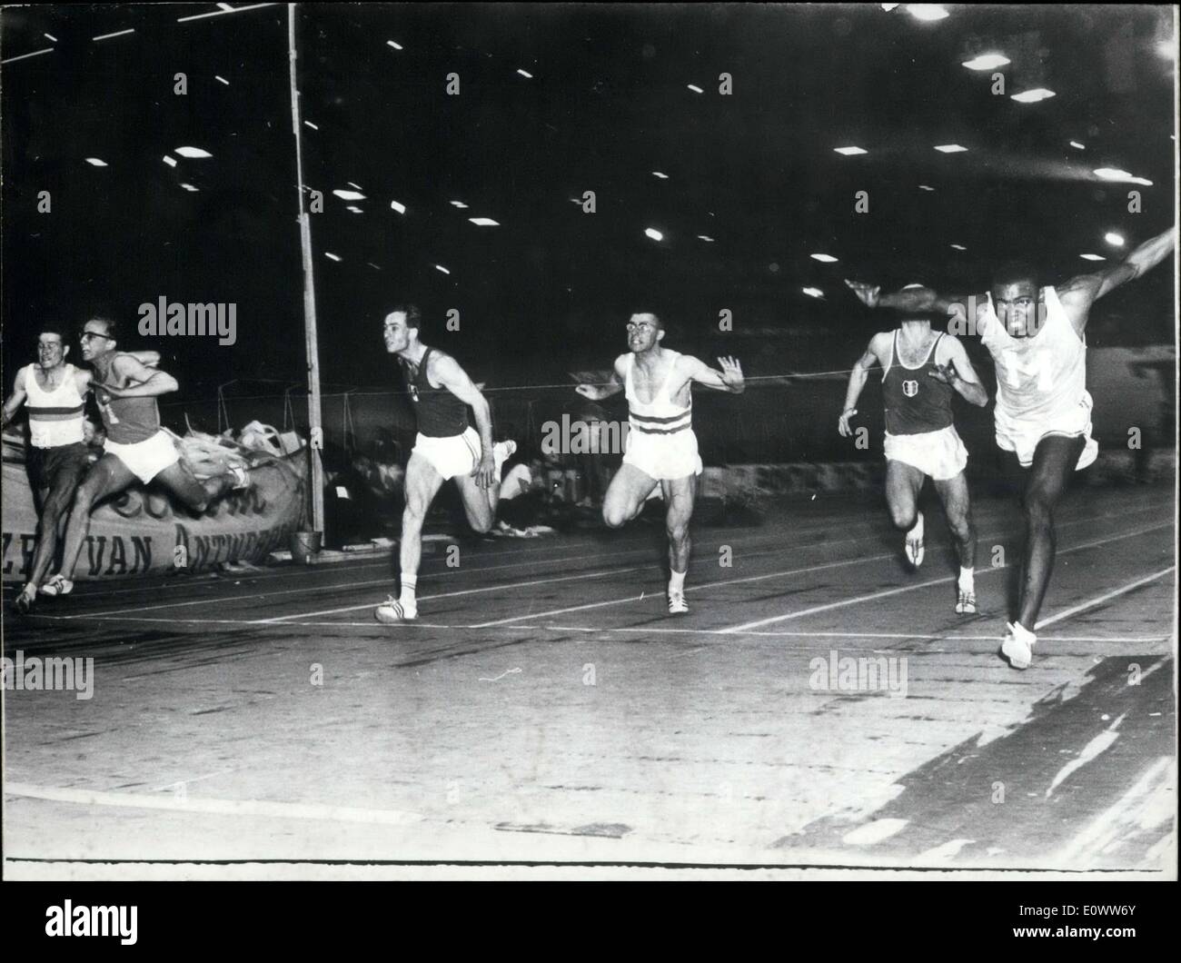 50 meter race hi-res stock photography and images - Alamy