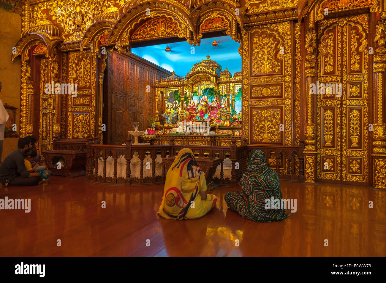 India golden temple interior hi-res stock photography and images - Alamy