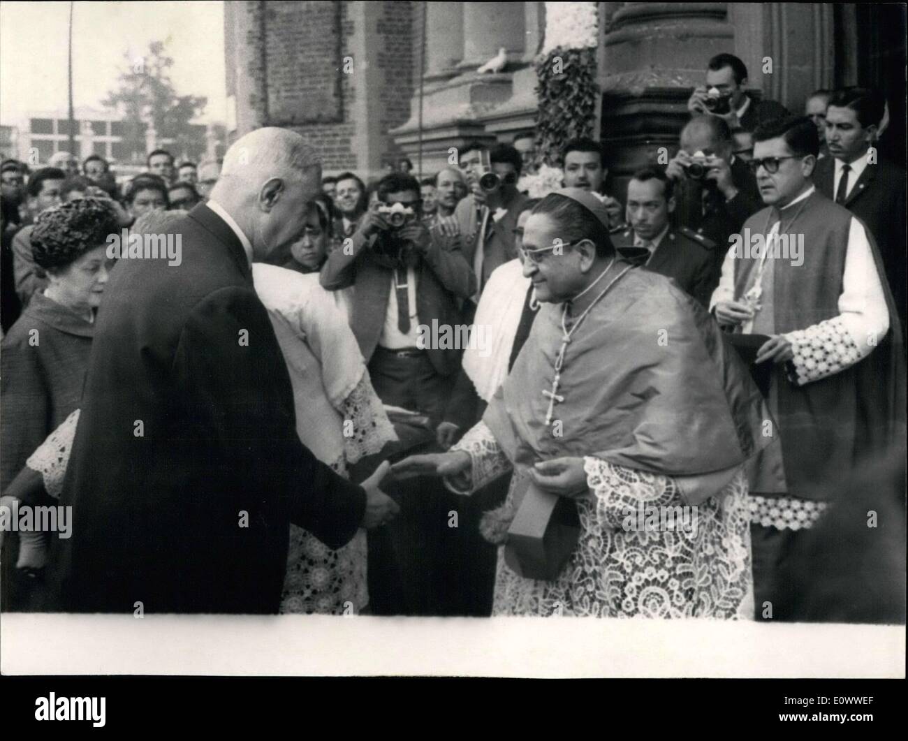 Mar. 20, 1964 - General de Gaulle and Father Miranda at Guadalupe ...