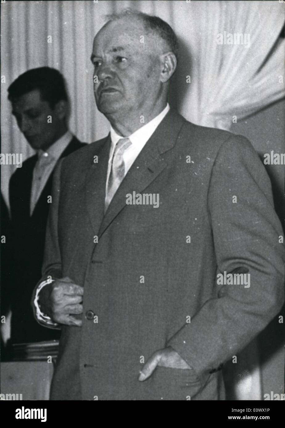 Thorez hi-res stock photography and images - Alamy