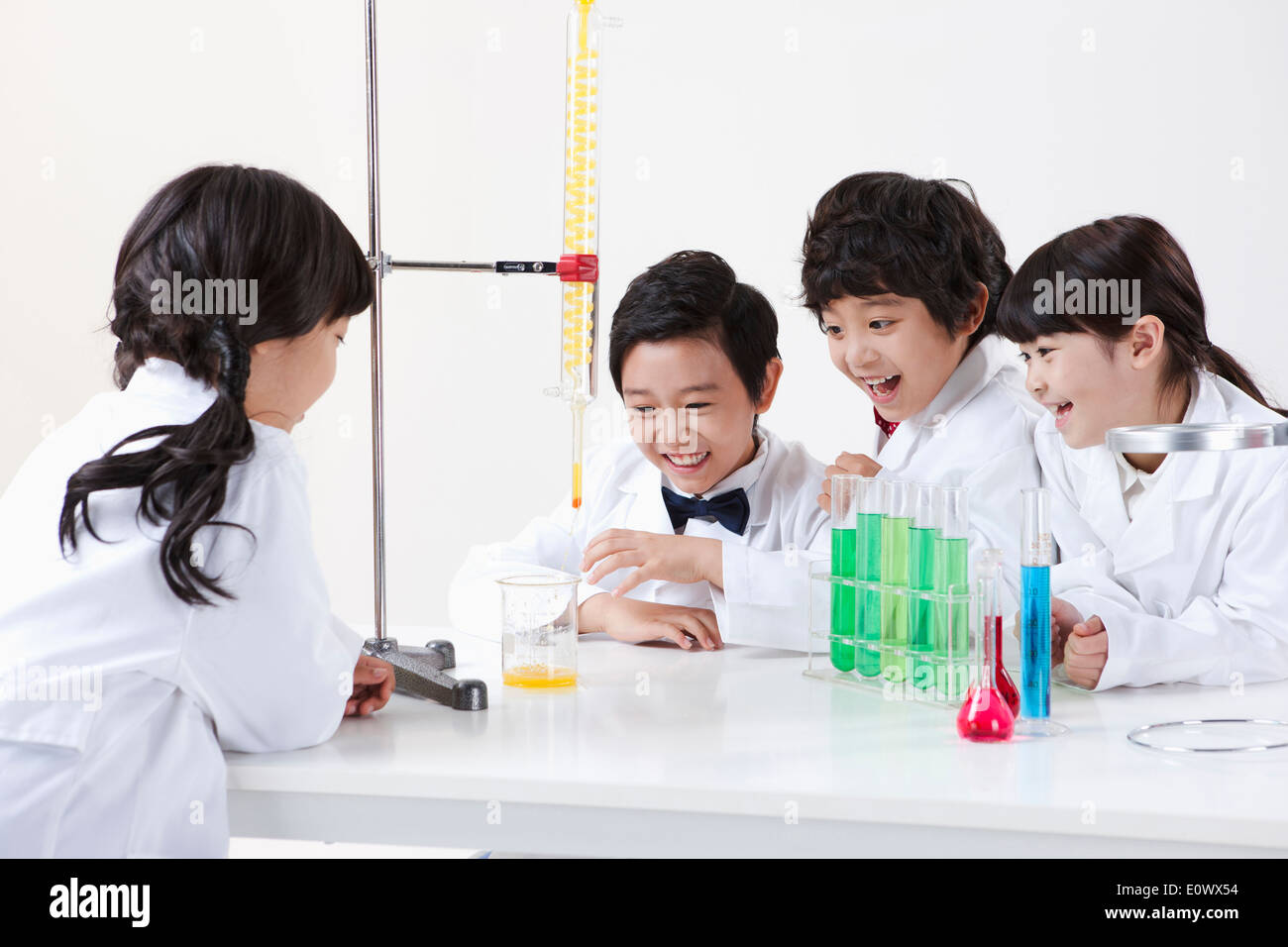 kids doing chemistry Stock Photo - Alamy